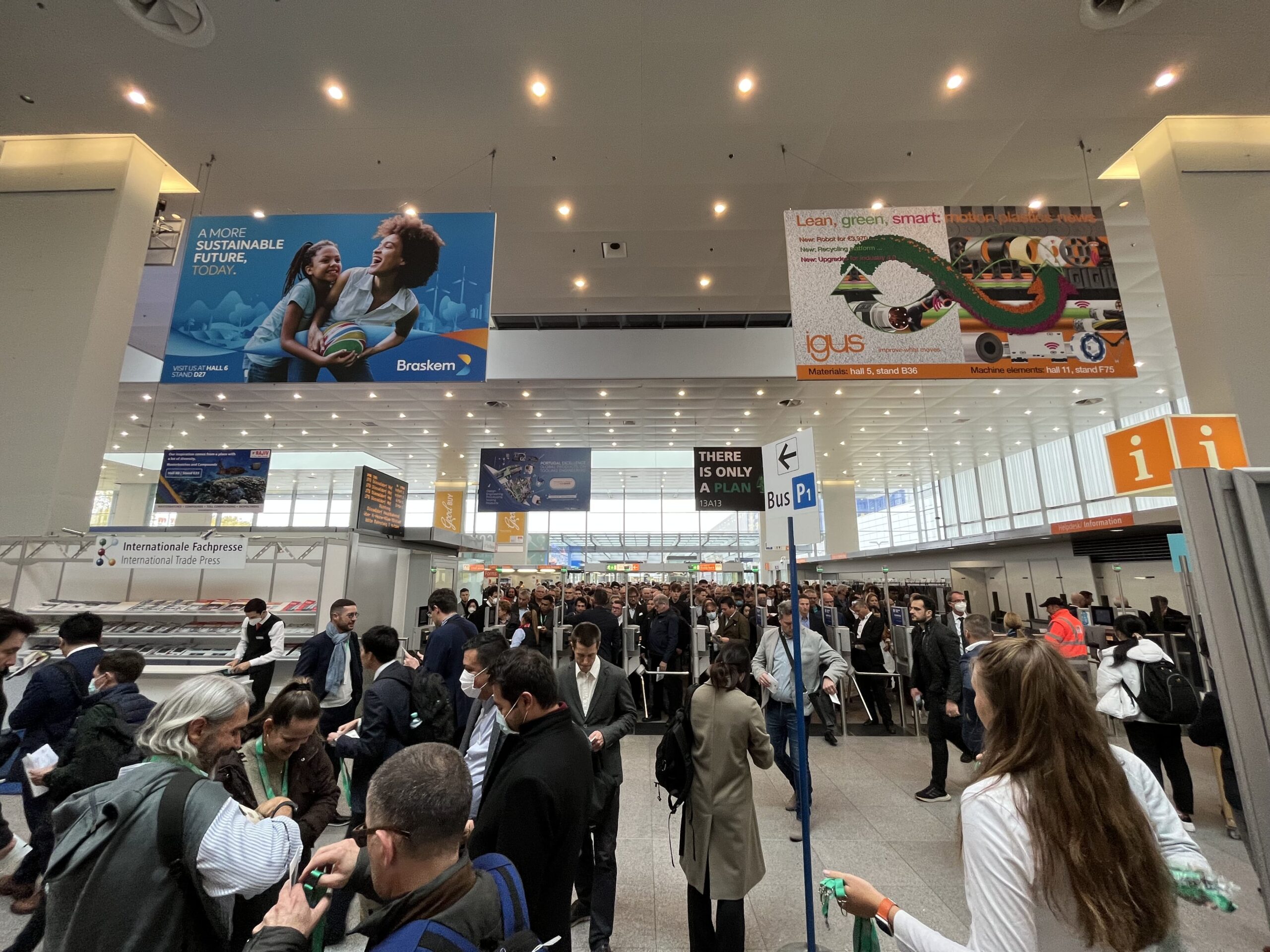 【花絮】K2022德國杜塞道夫國際橡塑膠展-參訪團 – ACMT台灣區電腦輔助成型技術交流協會